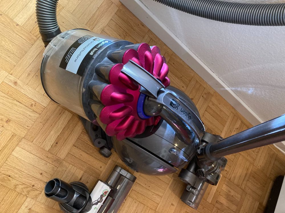 Dyson DC37 (Gebraucht) in Wetzikon ZH für CHF 80 – nur Abholung auf Ricardo kaufen