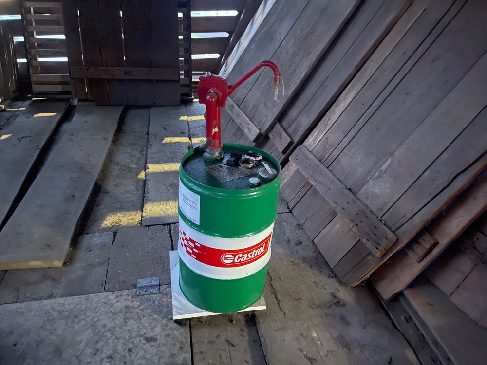 Diesel oder Oiel Pumpe inkl Fass castrol neue preis über 200 | Kaufen ...