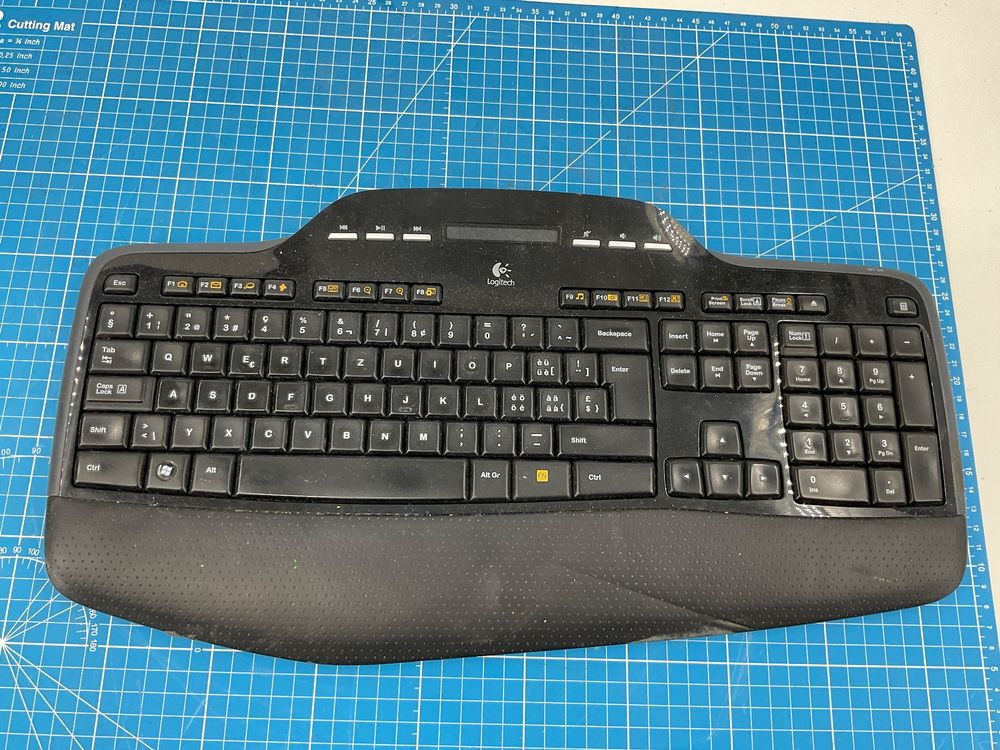 Logitech MK700 Wireless Keyboard in unbekanntem Zustand (Defekt) in ...