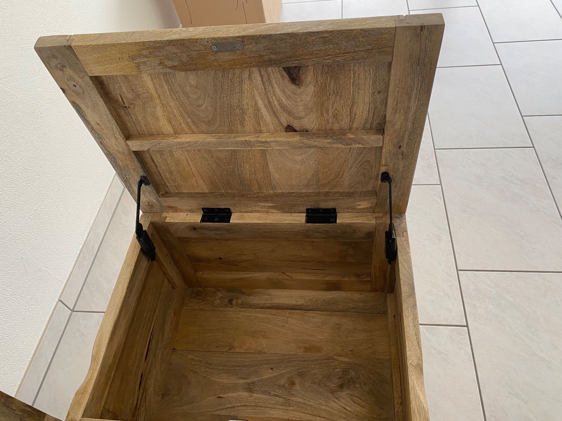 🌿 Couchtisch aus Mangoholz – viel Stauraum (Neu (gemäss Beschreibung ...