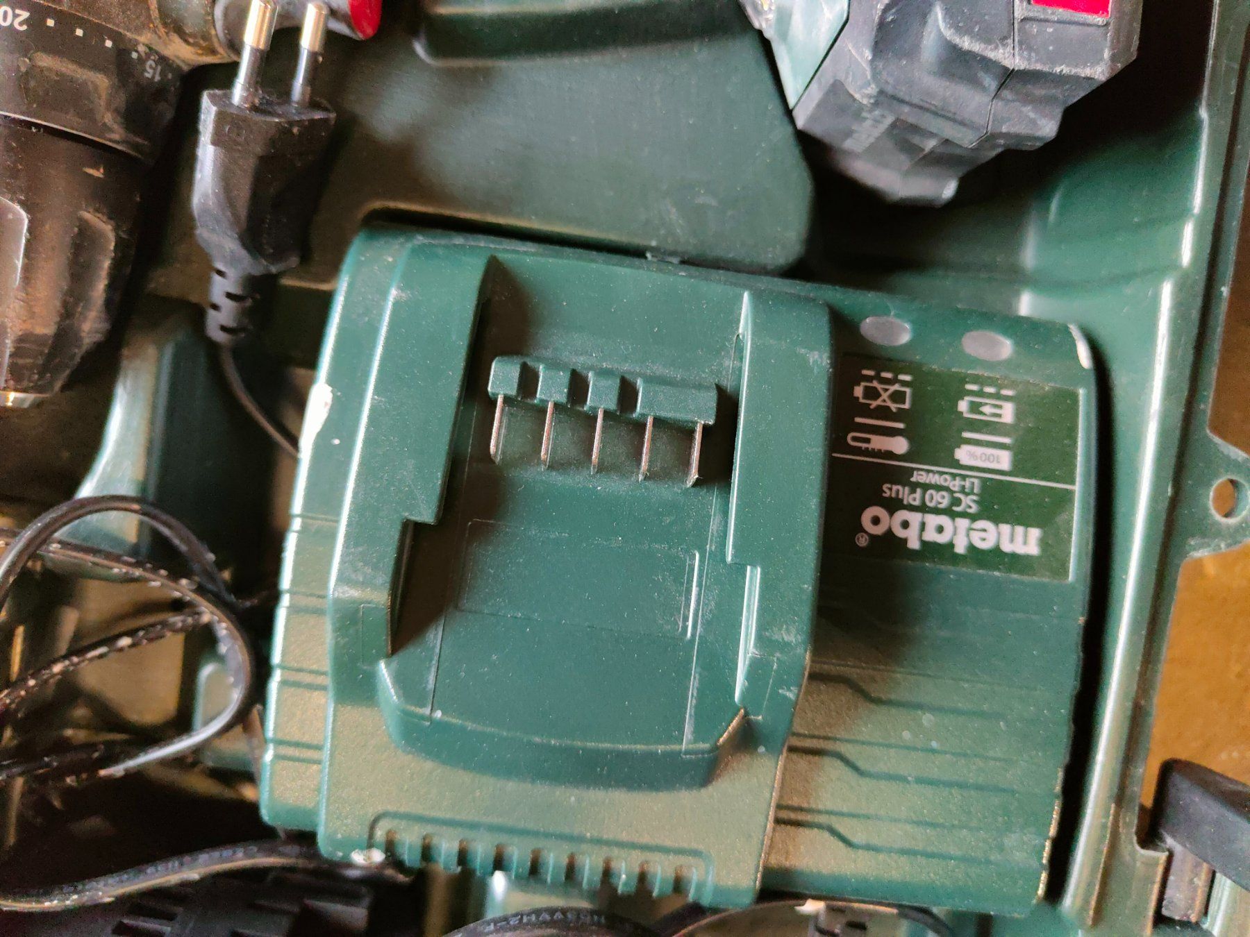 Visseuse-perceuse METABO 14,4 V – 2 batteries + chargeur (D'occasion) à ...