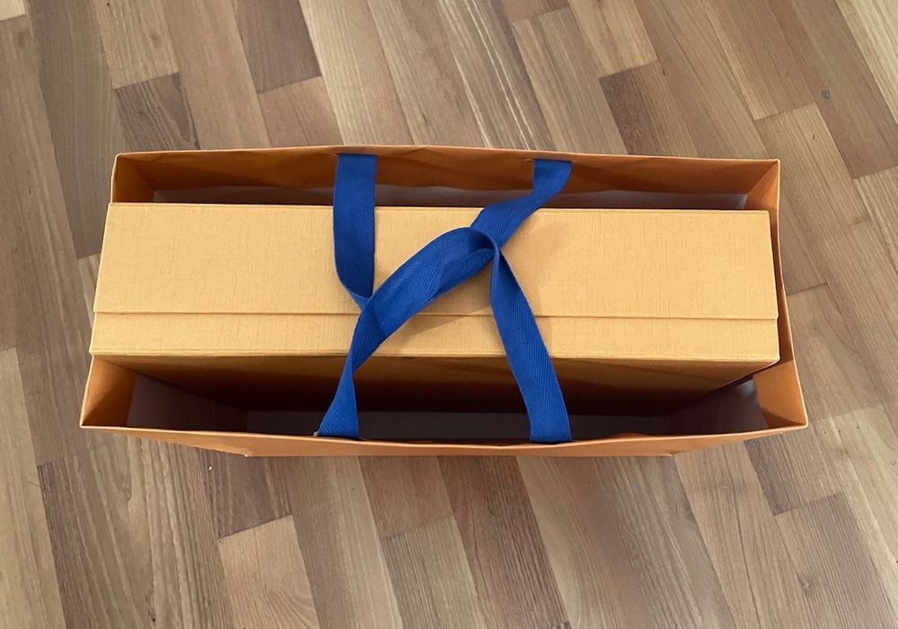💖 Louis Vuitton Box und Papiertüte (Neu (gemäss Beschreibung)) in Steinhausen für CHF 40 – mit ...