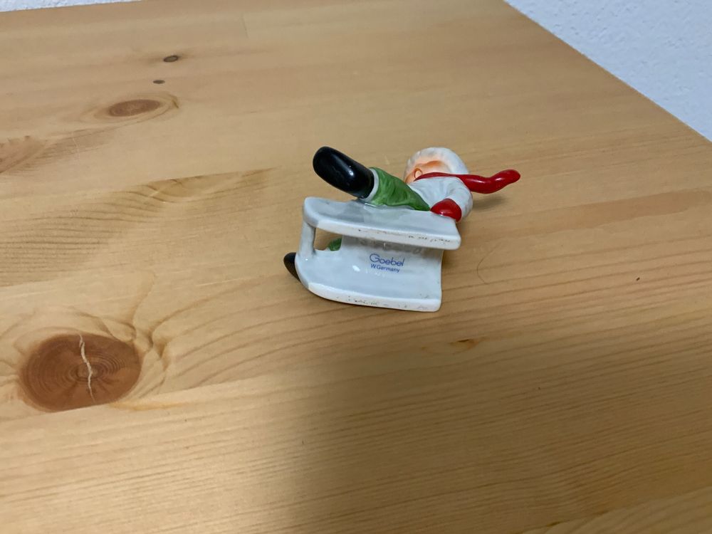 Winterliche Deko Figur, Junge auf Schlitten, Keramik Top! (Gebraucht ...