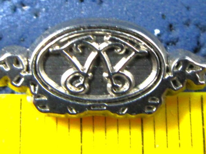 RENAULT UR-ALT AUTO LOGO GEPRÄGT PIN MIT SECURITY-CLIP KLEIN (Gebraucht ...