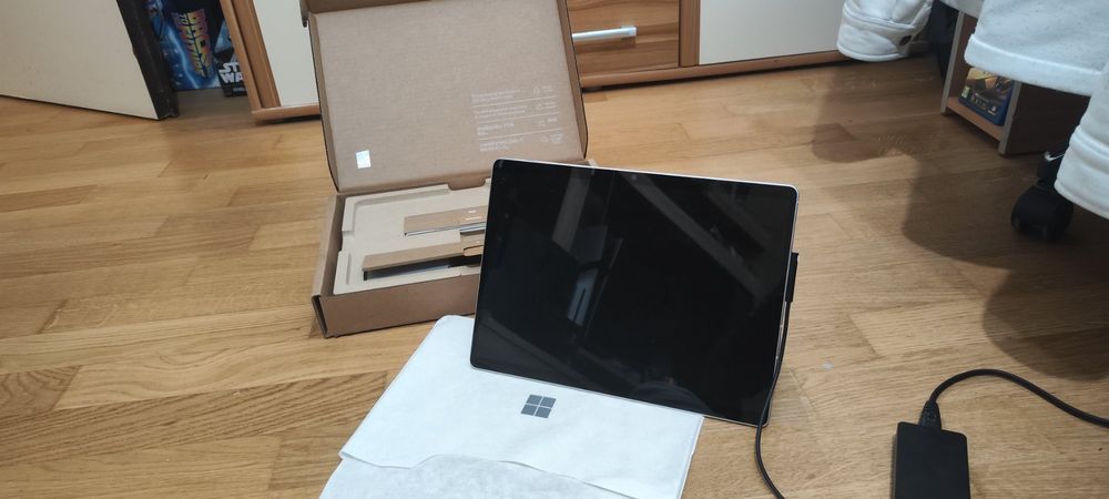 Microsoft Surface Pro 9 5G (SQ3 Snapdragon) 16 GB RAM DEFEKT (Defekt ...