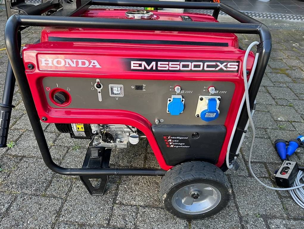 Stromgenerator Honda EM5500CXS (5 kW) (Neu (gemäss Beschreibung)) in ...