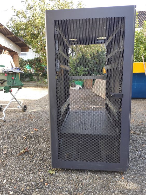 19" Rack - 24 HE - Serverschrank auf Rollen (Gebraucht) in Zuchwil für ...