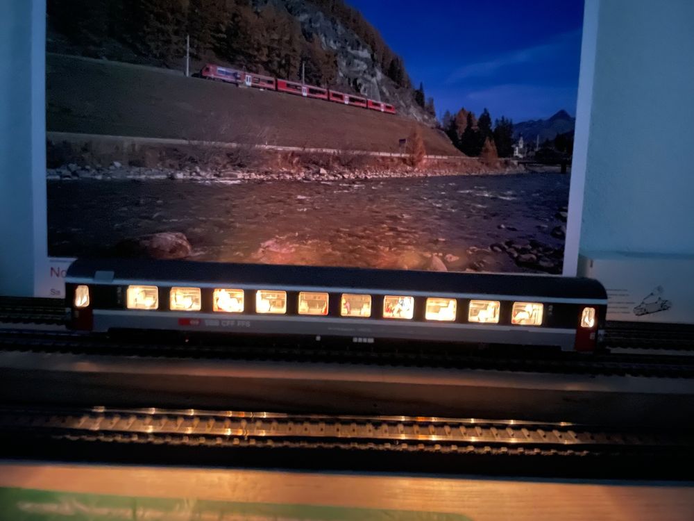 Roco 44770 Wechselstrom SBB 2. Kl. mit Licht u. Figuren (Gebraucht) in ...