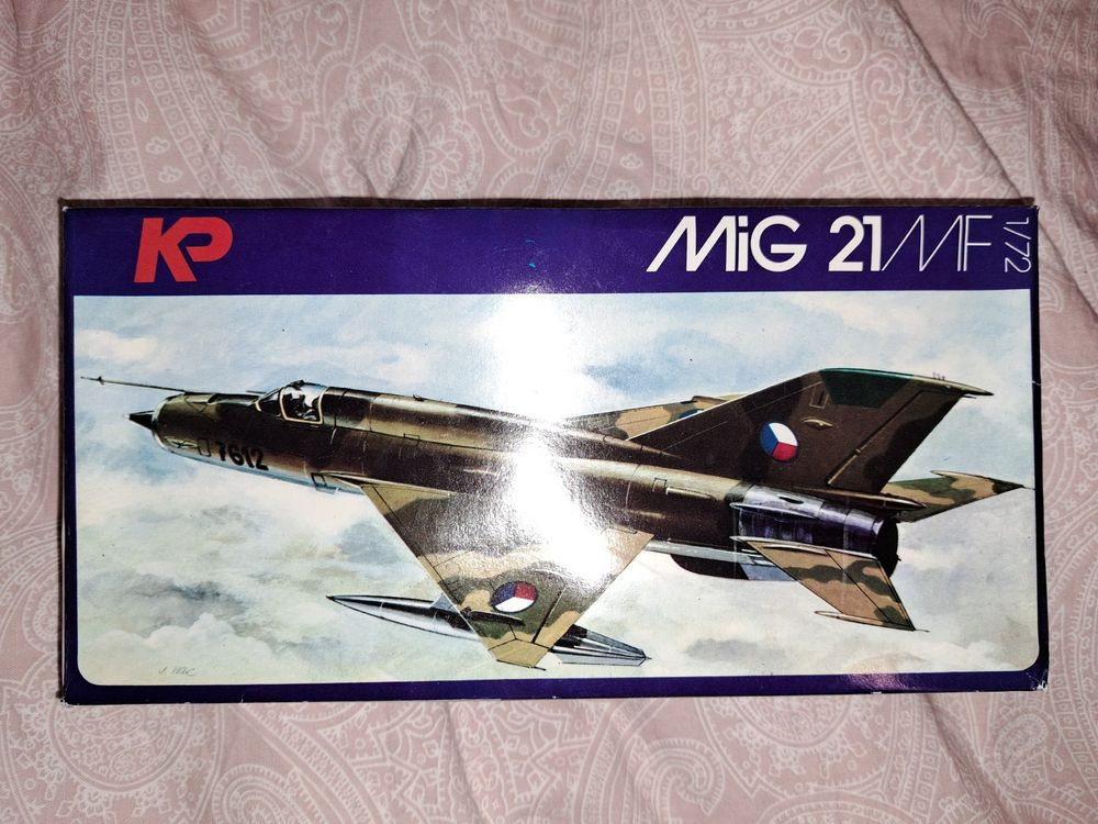 KP Mig 21MF 1/72 + Decals - MiG-21's von Microscale (72-159) | Kaufen auf Ricardo