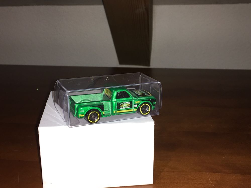 Custom 69’ Chevy Pickup 1/64 Hot Wheels (Gebraucht) in Wohlen AG für ...