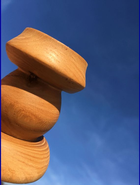 2 KERZENSTÄNDER KERZENHALTER HOLZ VOM HANDWERKERMARKT (Gebraucht) in Subingen für CHF 9 – mit ...