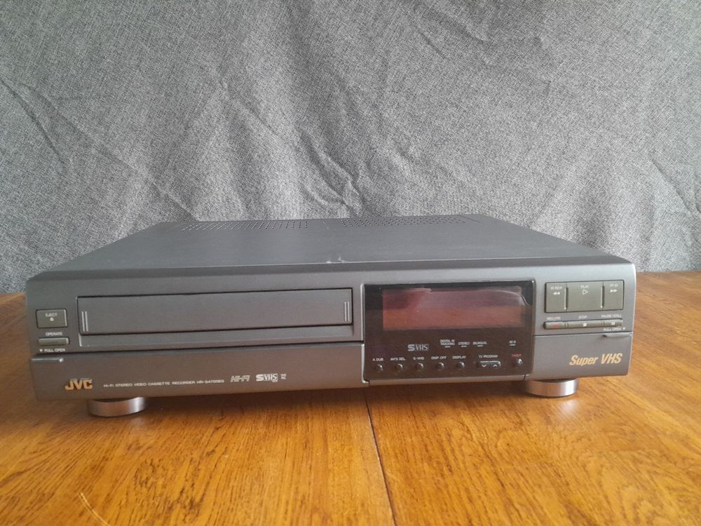 JVC Super VHS Videorecorder HR-S7600 mit Fernbedienung (Defekt) in ...