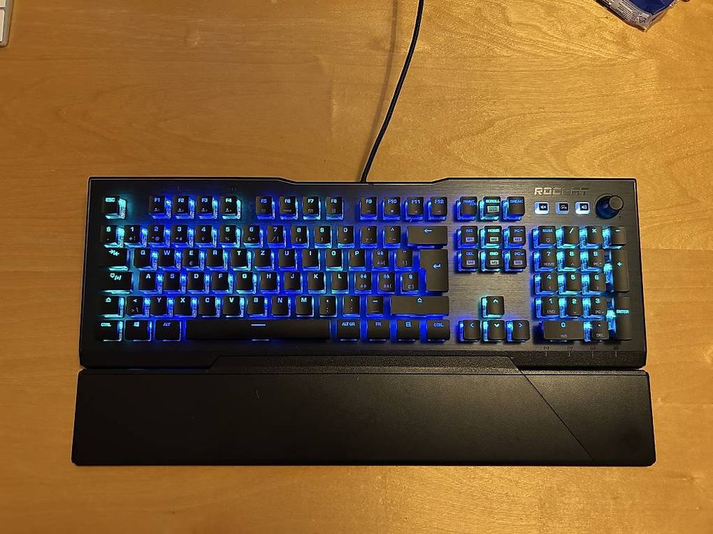 Roccat Vulcan 121 Aimo (Gaming Tastatur) (Gebraucht) in Dinhard für CHF ...