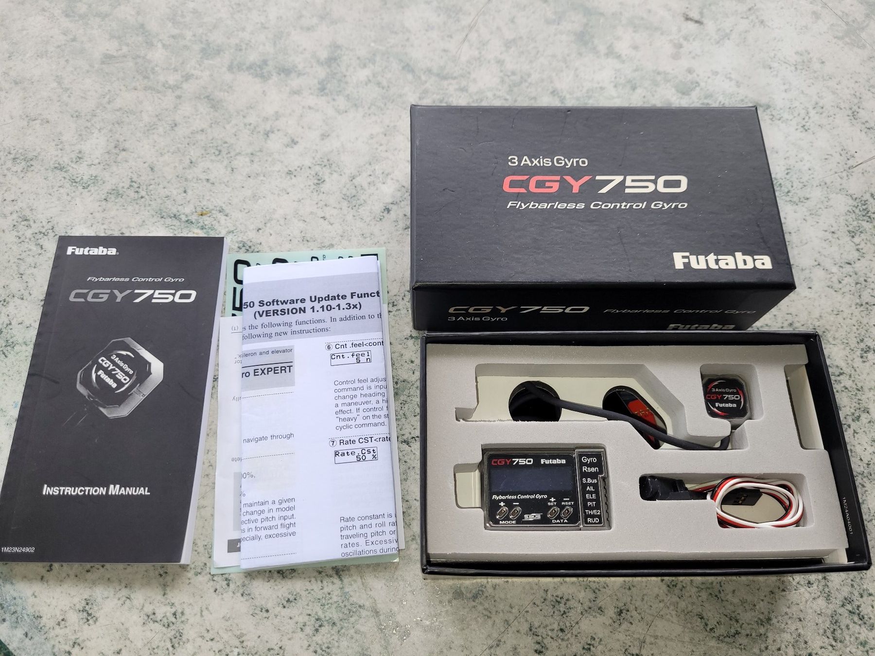 Futaba CGY750 Flybarless 3 Axis Gyro, Neu+OVP. (Neu und ...