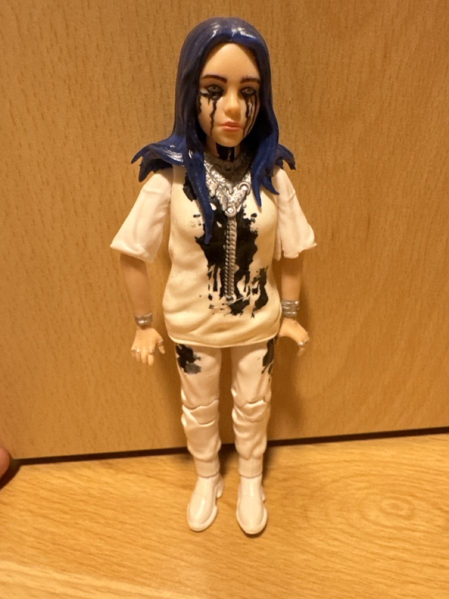 Billie Eilish Puppe, Sammlerstück, Zustand Gut, Selten! (Gebraucht) in ...