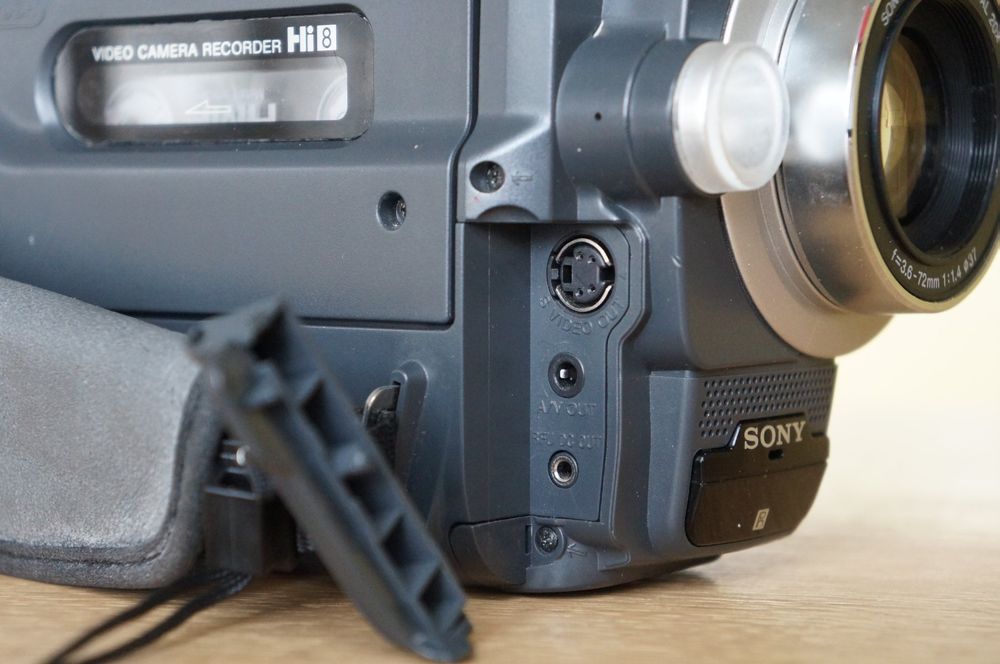 Sony ... Hi8 Camcorder ... TRV208E | Kaufen auf Ricardo