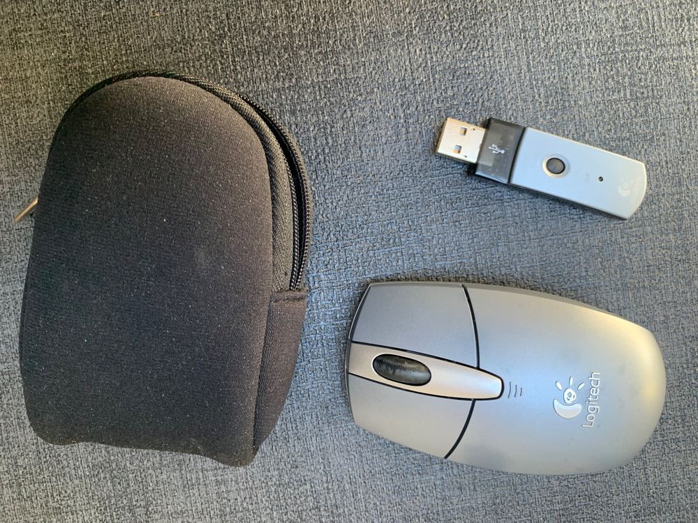 Maus für PC oder Notebook von Logitech m. Hülle USB kabellos | Kaufen ...