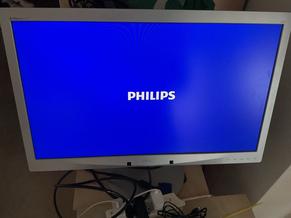 Philips Brilliance 231B Monitor led ohne HDMI Anschluss (Gebraucht) in ...
