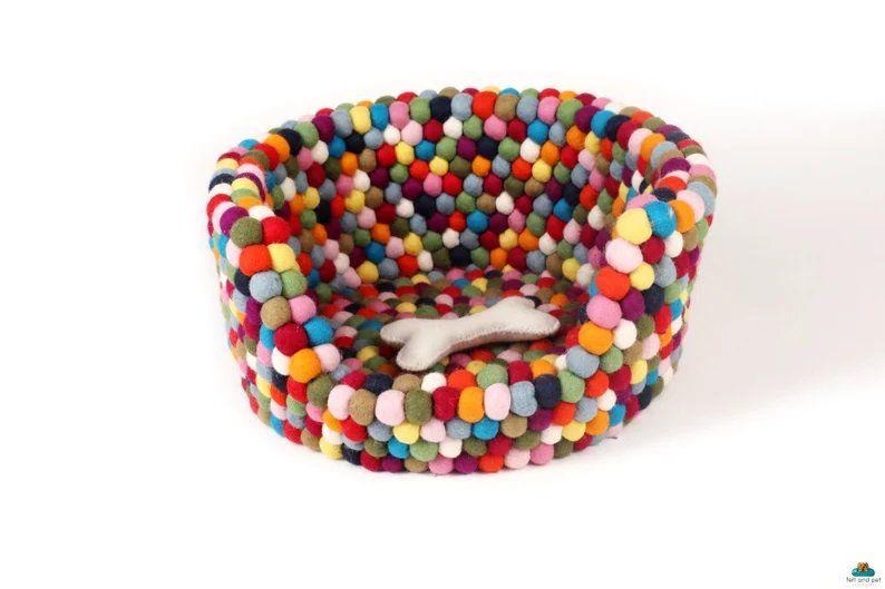 exklusiv handverarbeitet Regenbogen Filz Hundekorb -/Katzen (Neu und originalverpackt) in ...