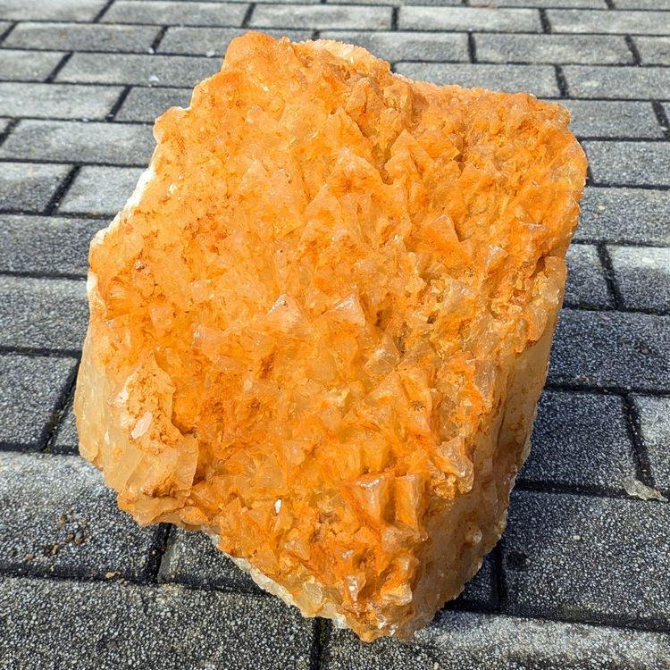 ENORMER Cluster aus ORANGENEM CALCIT, Seltene Herkunft (Neu (gemäss Beschreibung)) in Balerna ...