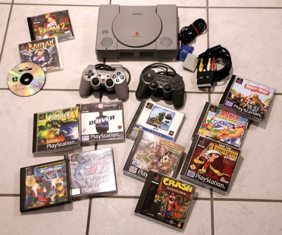 Sony PS1 / Konsole, 2x Memory Karte und 14 Spiele | Kaufen auf Ricardo