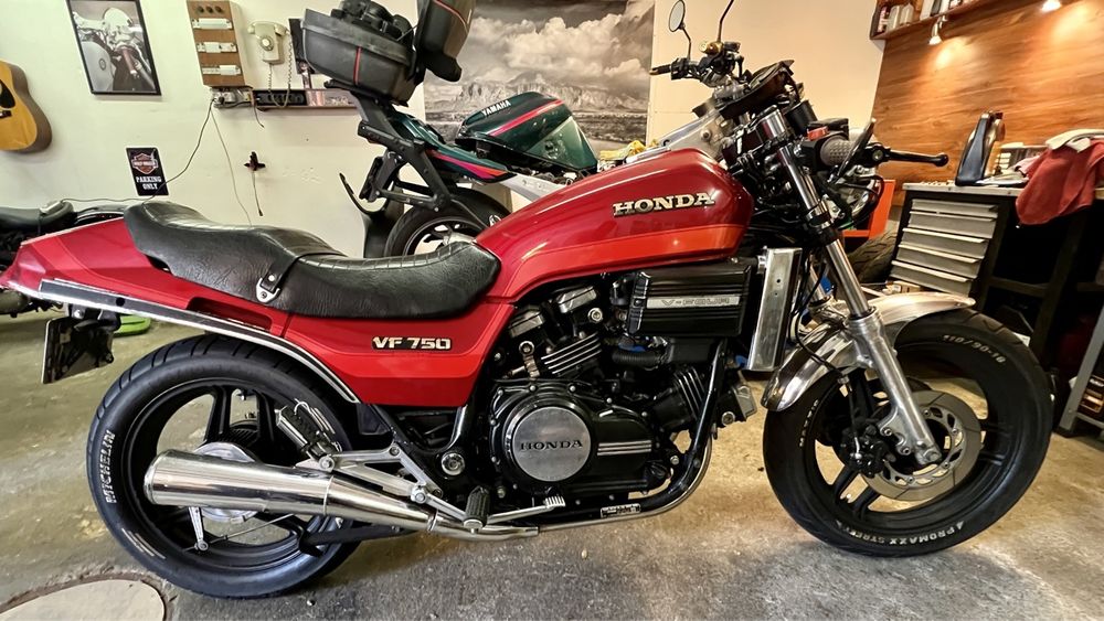 Honda VF750 S Sabre (RC07) (Gebraucht) in Zürich für CHF 476 – nur Abholung auf Ricardo kaufen