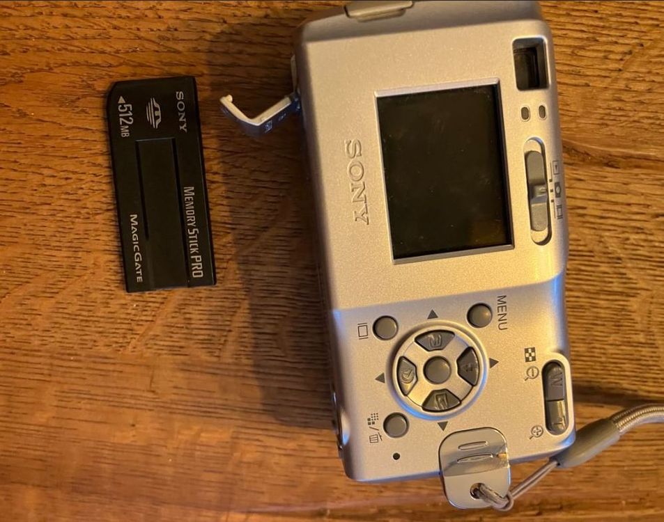 Sony Cyber shot Photoapparat.Funktionstüchtig. ( Versand ) (Gebraucht ...