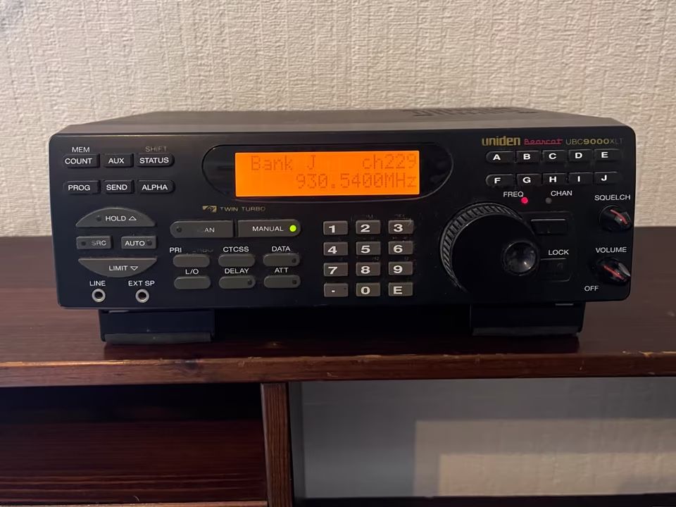 Uniden UBC 9000 XLT Stations-Funkscanner (Gebraucht) in Trimbach für ...