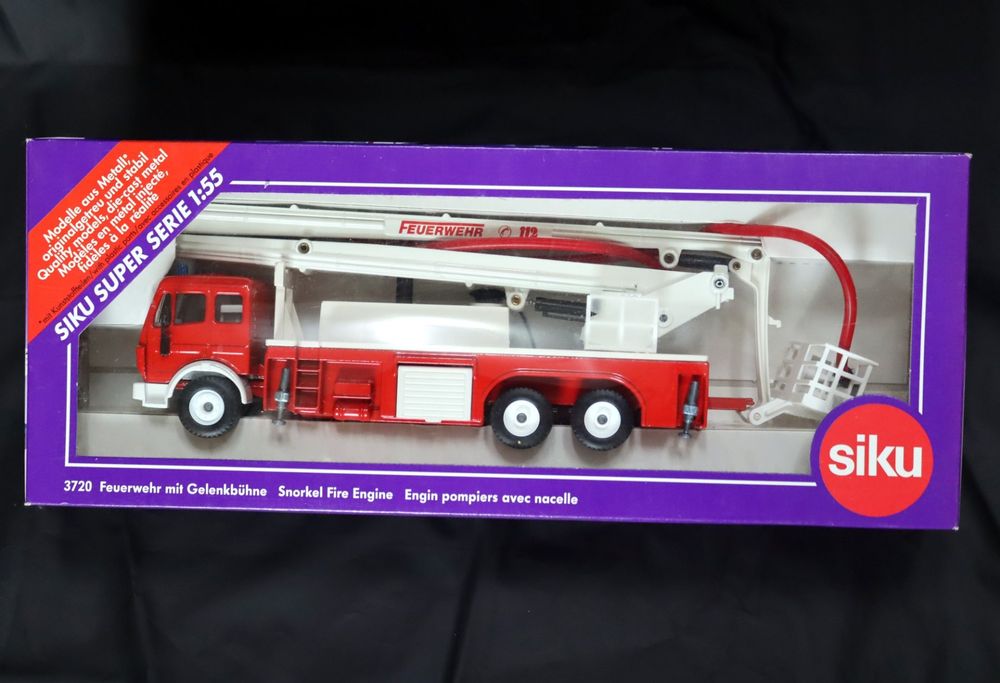 Siku Super Serie 3720 Feuerwehr Hebebühne Mercedes 1:55 (Neu und originalverpackt) in Horgen für ...
