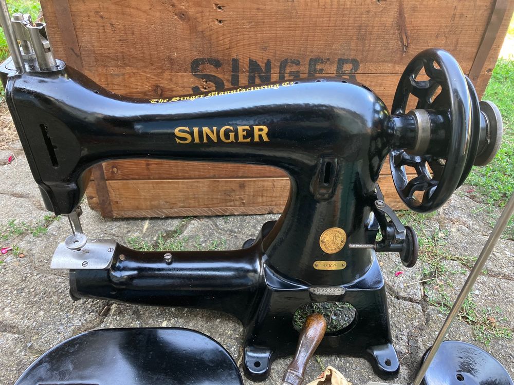 Alte Singer Sacknähmaschine (Gebraucht) in Lyss für CHF 250 – nur ...