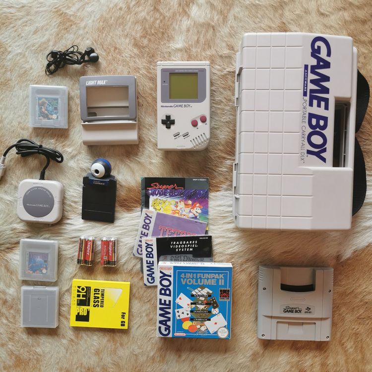 Game Boy Koffer Set (DMG-01) mit viel Zubehör | Acheter sur Ricardo