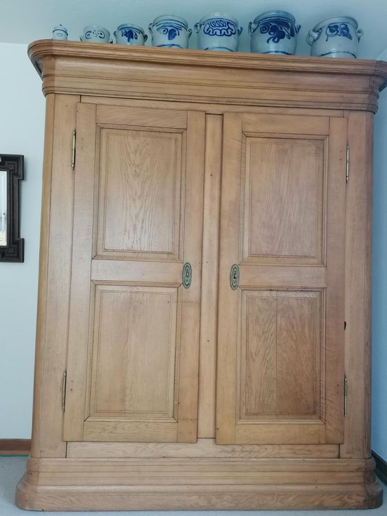 Antiker Eichenschrank, massiv (ohne Inhalt und Ankentöpfe) | Kaufen auf ...