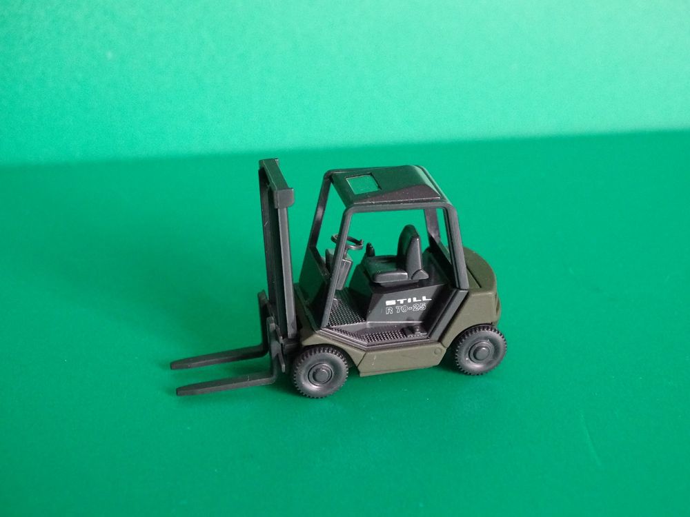 Armee Stapler von Wiking 1/87 (Gebraucht) in Bretzwil für CHF 13 – mit ...