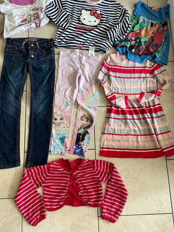 Kleiderpaket Mädchen 128 mit Desigual, H&M, Elsa (Gebraucht) in Uster für CHF 9 – nur Abholung ...