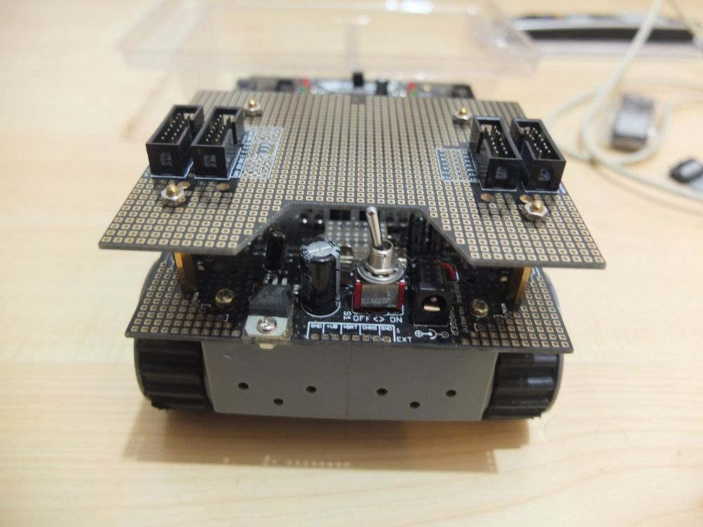 Arexx RP6 Roboter / Raupenfahrzeug (Gebraucht) in Tann für CHF 65 – mit ...