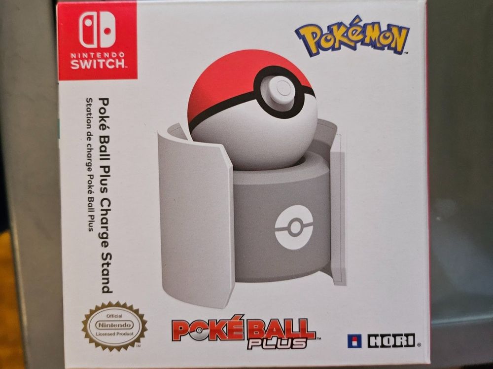 Pokeball Plus and Pokeball Plus Charge Stand. (Gebraucht) in St-Blaise ...