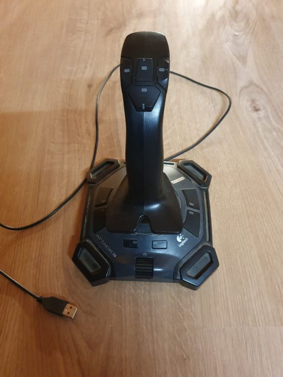 Joystick logitech attack 3 (Gebraucht) in Treyvaux für CHF 5 – mit ...