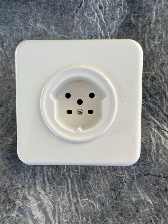 Steckdose Feller Typ 15 ,weiss - Top Zustand! (Gebraucht) in Winterthur ...