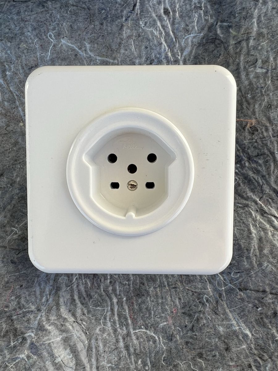 Steckdose Feller Typ 15 ,weiss - Top Zustand! (Gebraucht) in Winterthur ...