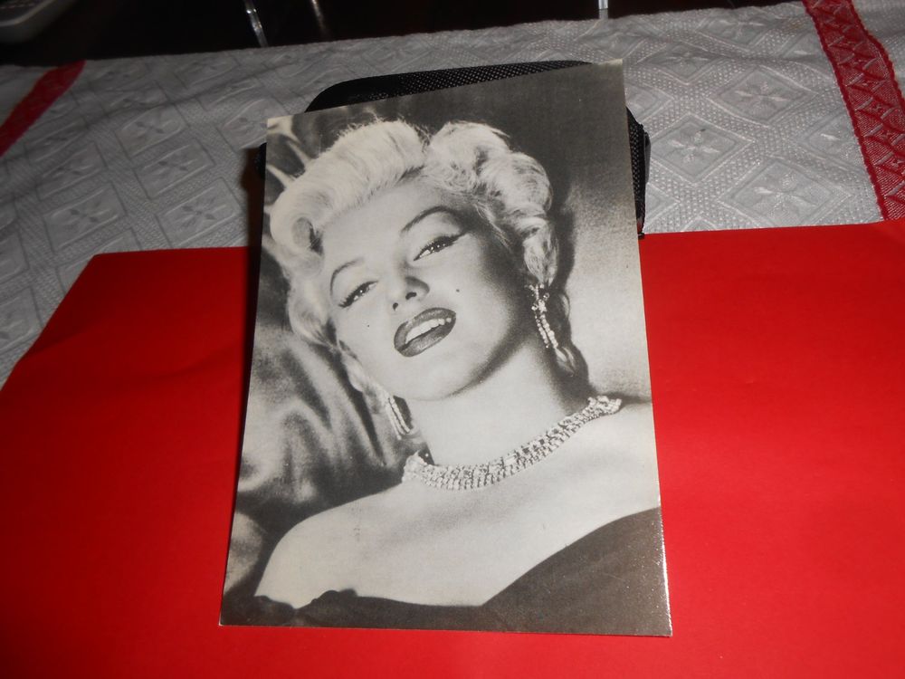 AK; Marylin Monroe (Gebraucht) in Bubikon für CHF 1 – mit Lieferung auf Ricardo kaufen