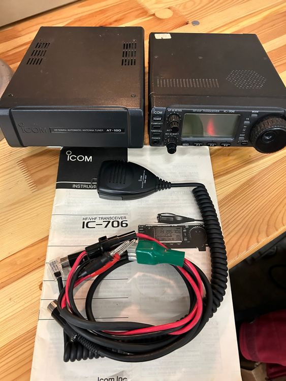 ICOM IC 706 & ICOM AT 180 inkl. MIC , Manual , Cable ab 1.-- (Gebraucht ...