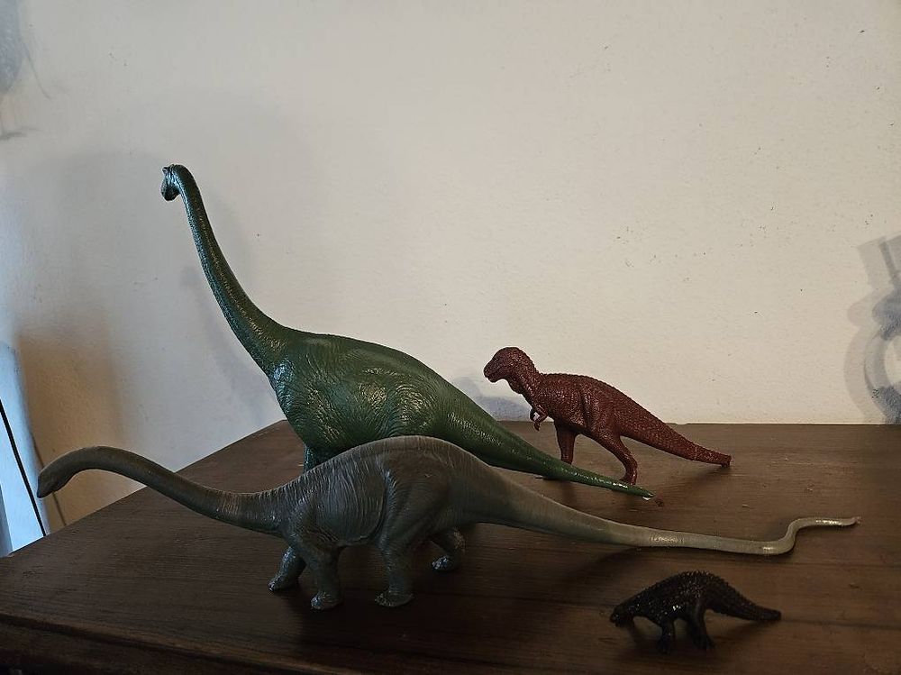 Dinosaurierfiguren aus dem Museum in Basel. (Gebraucht) in Buus für CHF ...