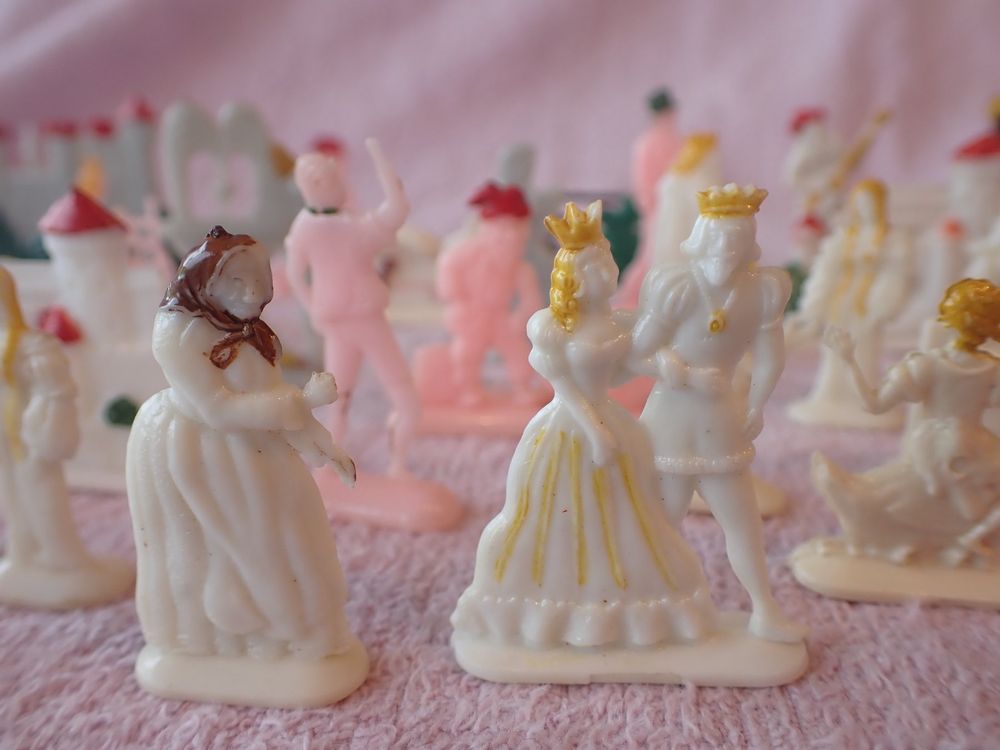 schöne alte Märchen Figuren aus Kunststoff Margerine-Figuren (Gebraucht ...