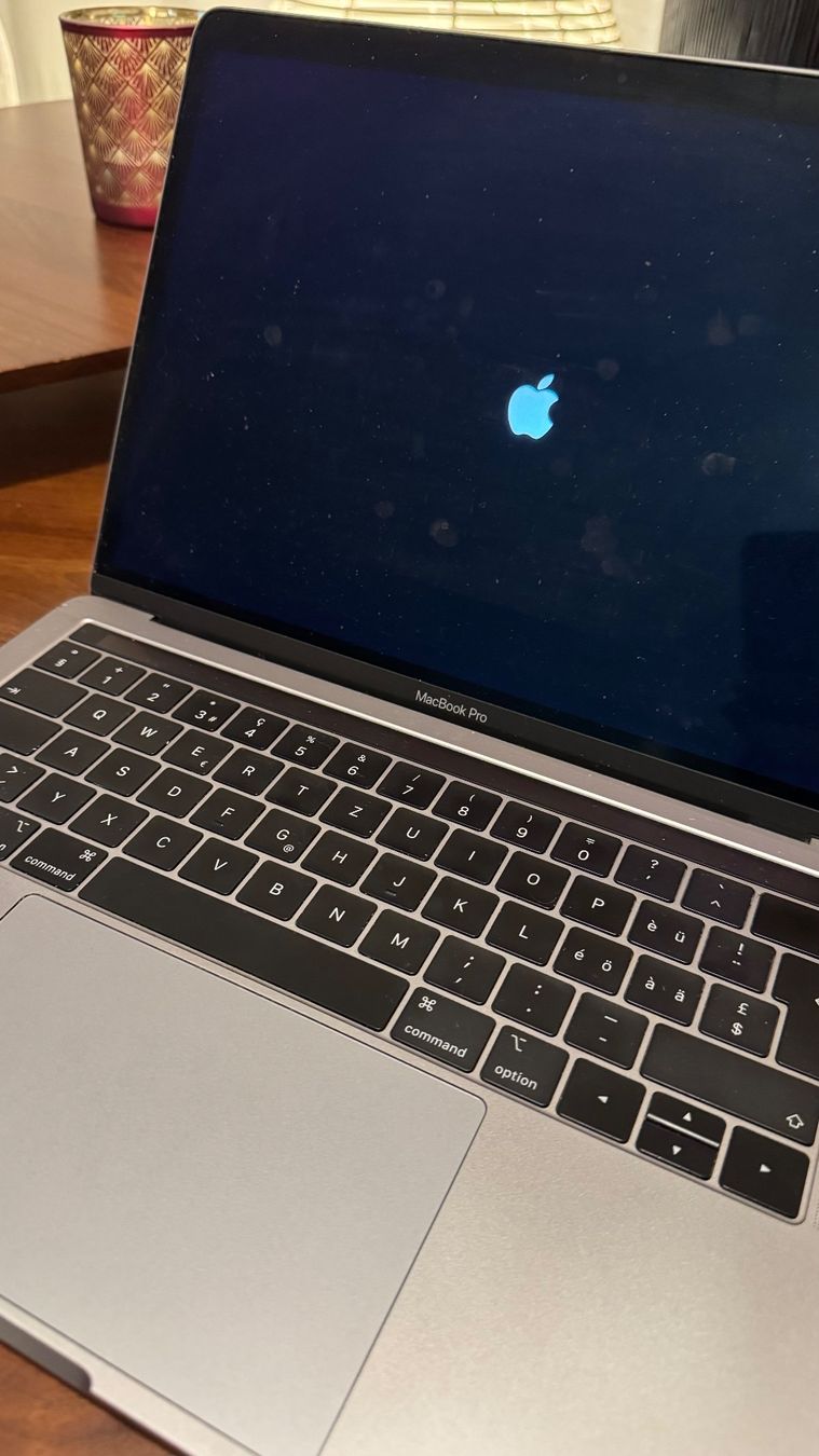 APPLE MacBook Pro, 13 Zoll, 512 GB SDD - Batterie schwach (Gebraucht ...