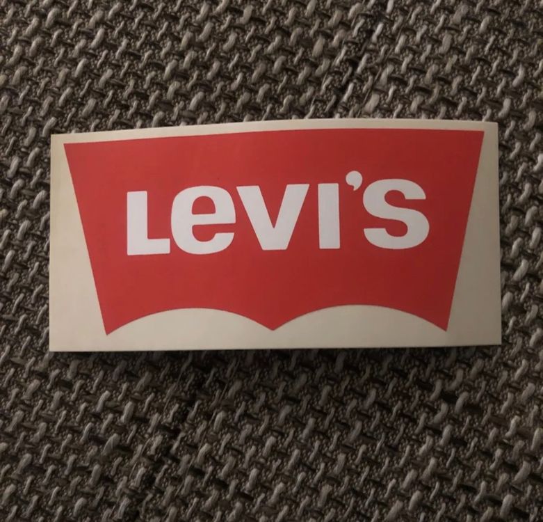 Sticker, Levi‘s, 8 cm breit (Gebraucht) in Basel für CHF 1 – mit ...