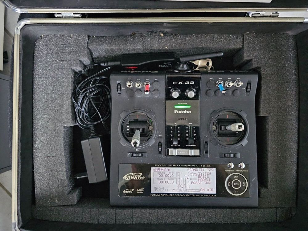 Futaba FX32 2,4 GHz mit Knüppelschaltern und Koffer | Kaufen auf Ricardo