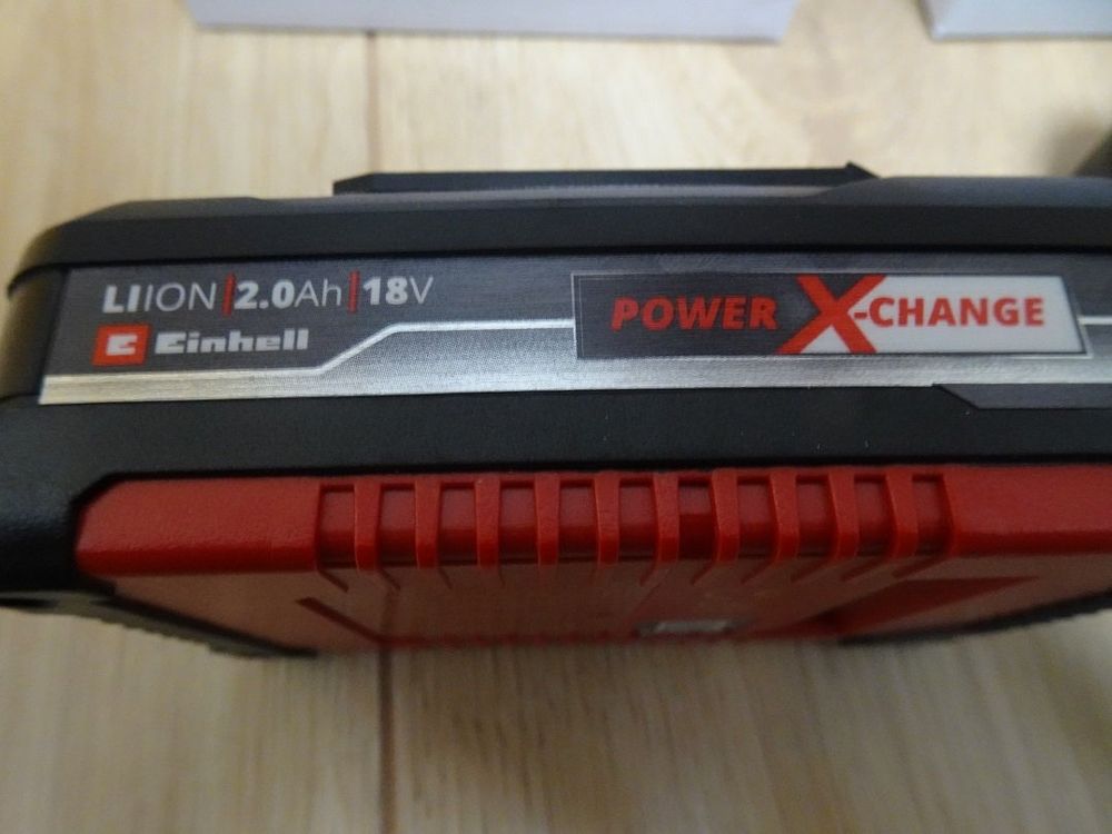Einhell Akku Power-X-Change 18V 2,0Ah + Charger 3A | Kaufen auf Ricardo