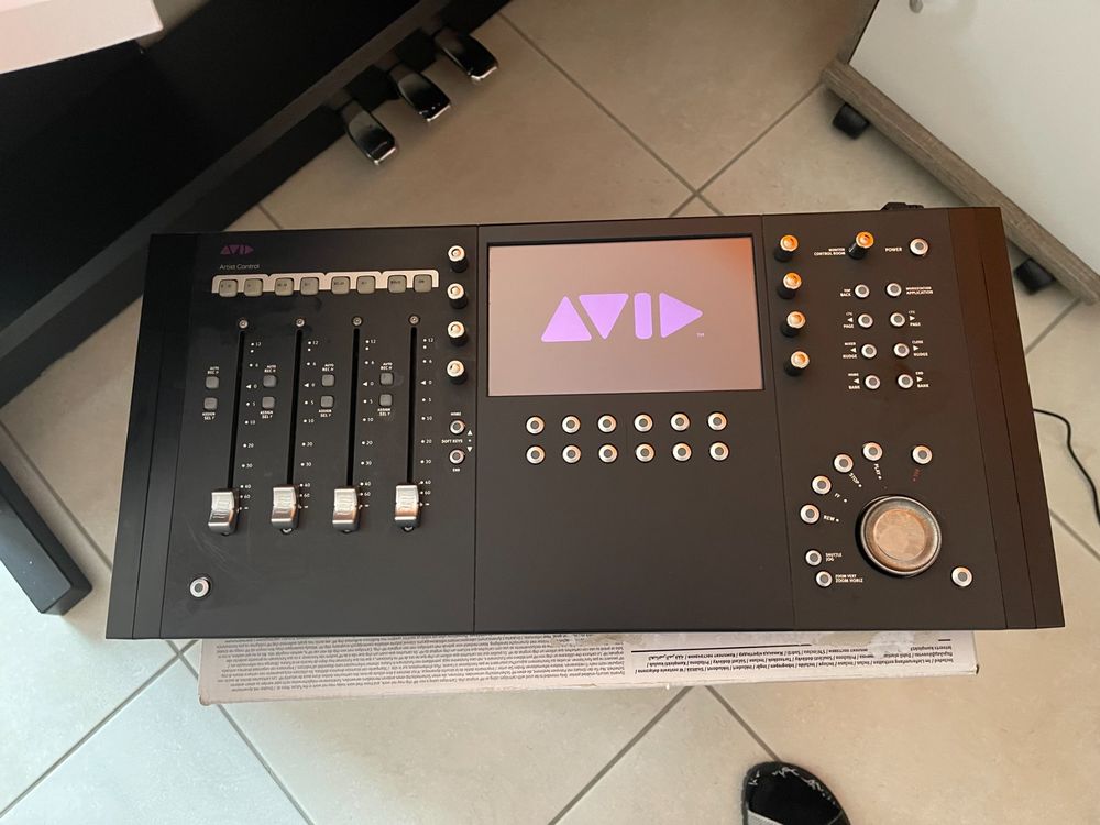Avid Artist Control (Gebraucht) in Schaffhausen für CHF 199 – mit ...