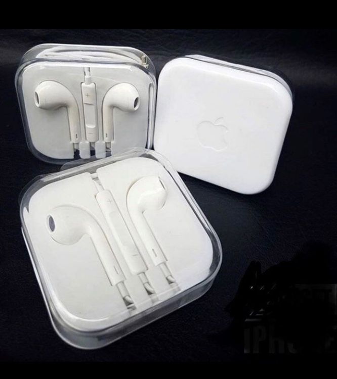 Kopfhörer neu und original verpackt (Neu und originalverpackt) in Aefligen für CHF 3 – mit ...