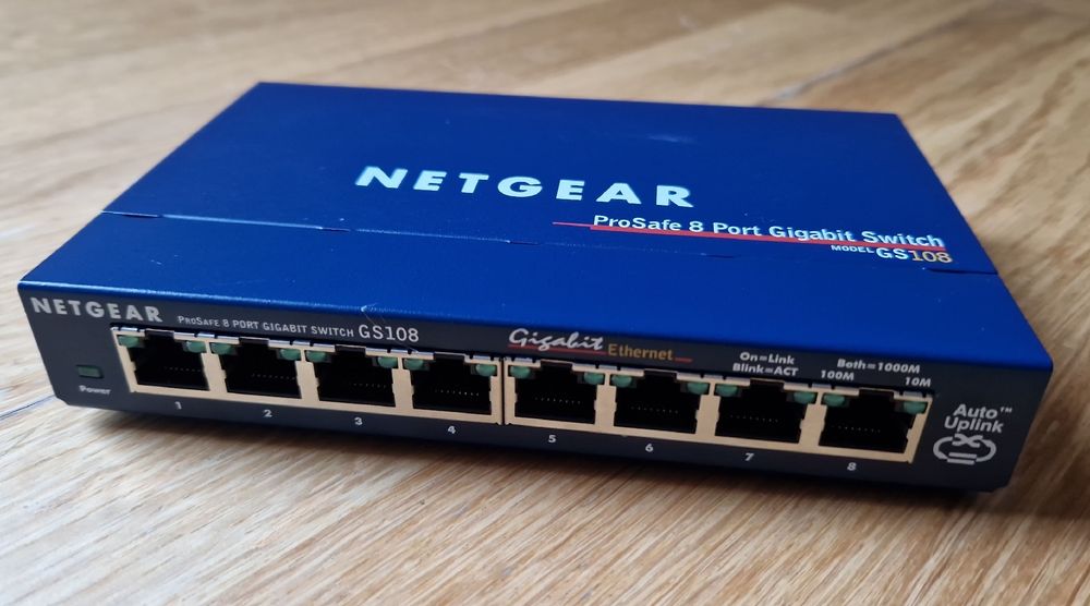 NETGEAR ProSafe 8 Port Gigabit Switch GS108 v3 (Gebraucht) in St ...
